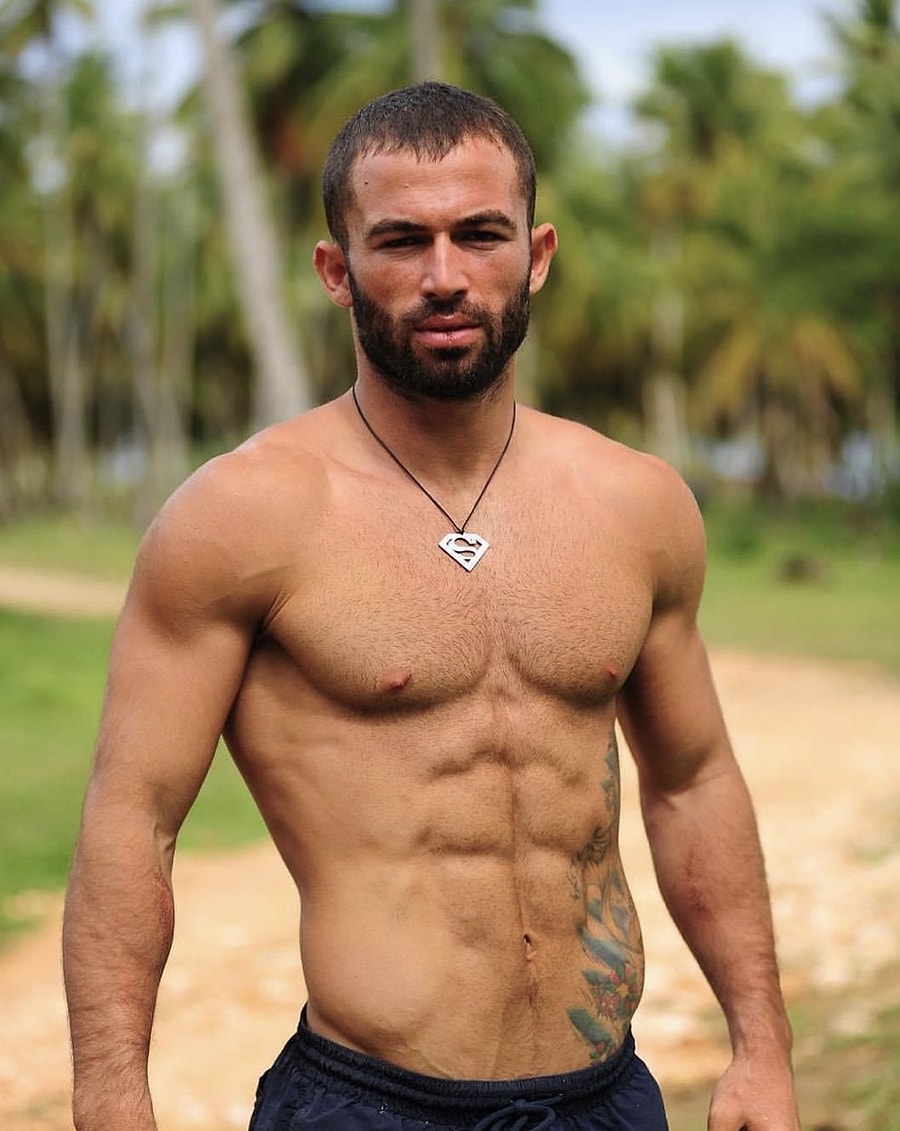 Survivor Turabi Yine Müstehcen Paylaşımla Gündemde - Onedio