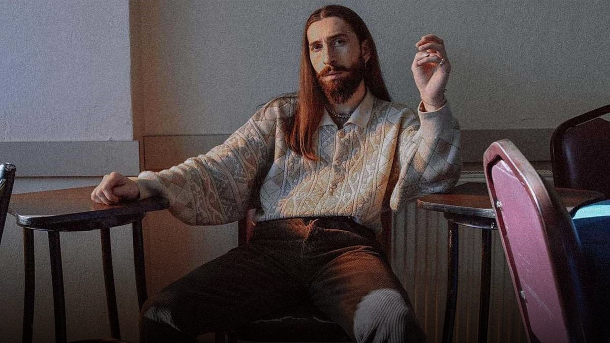 Yeni Müzik Keşfi: Emre Fel'in Şiir Gibi Sesinden Dinleyeceğiniz 13 ...