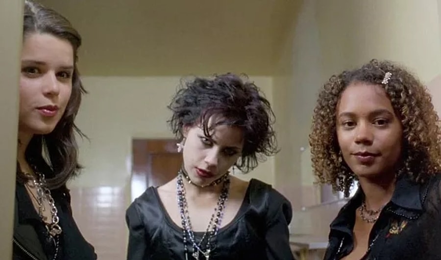 20+ Must-See Horror Movies with Female-led Casts - Onedio