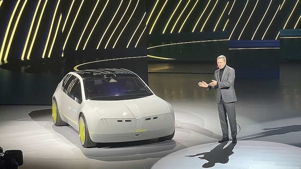 Bu Araba Renk Değiştiriyor! BMW i Vision Dee ile Tanışın! - Onedio