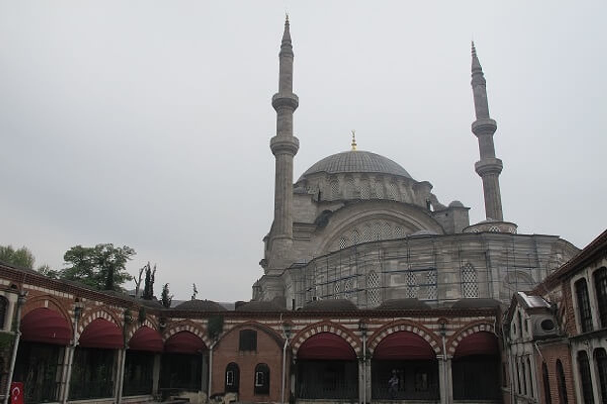 İstanbul'un Tarihi Hanları ve Çarşıları - Onedio