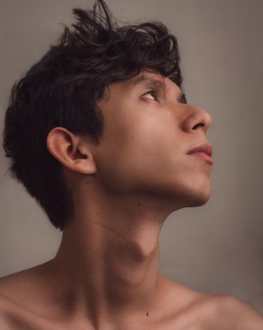 Adem Elması Erkeklerde Neden Daha Belirgindir? - Onedio