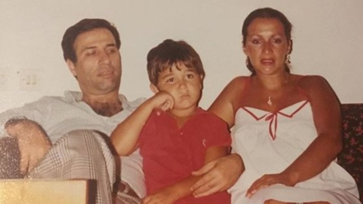 Kemal Sunal ve eşi Gül Sunal'ın nişan fotoğrafları - Onedio