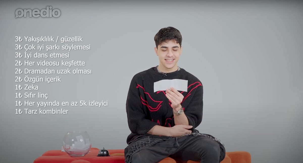 Özgür Deniz Cellat Sosyal Medya Soruları - Onedio