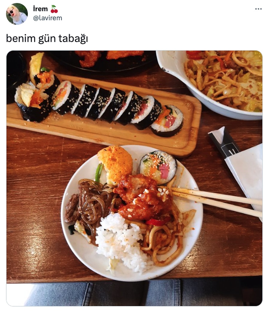Gün Tabağı Paylaşma Akımıyla Dalga Geçip Yemekleri Mizahına Alet Eden ...
