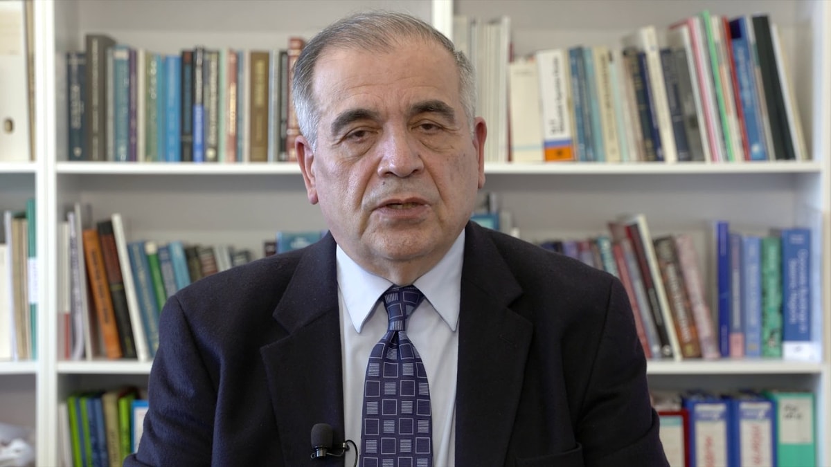Mustafa Erdik Hakkında Merak Edilenler - Onedio