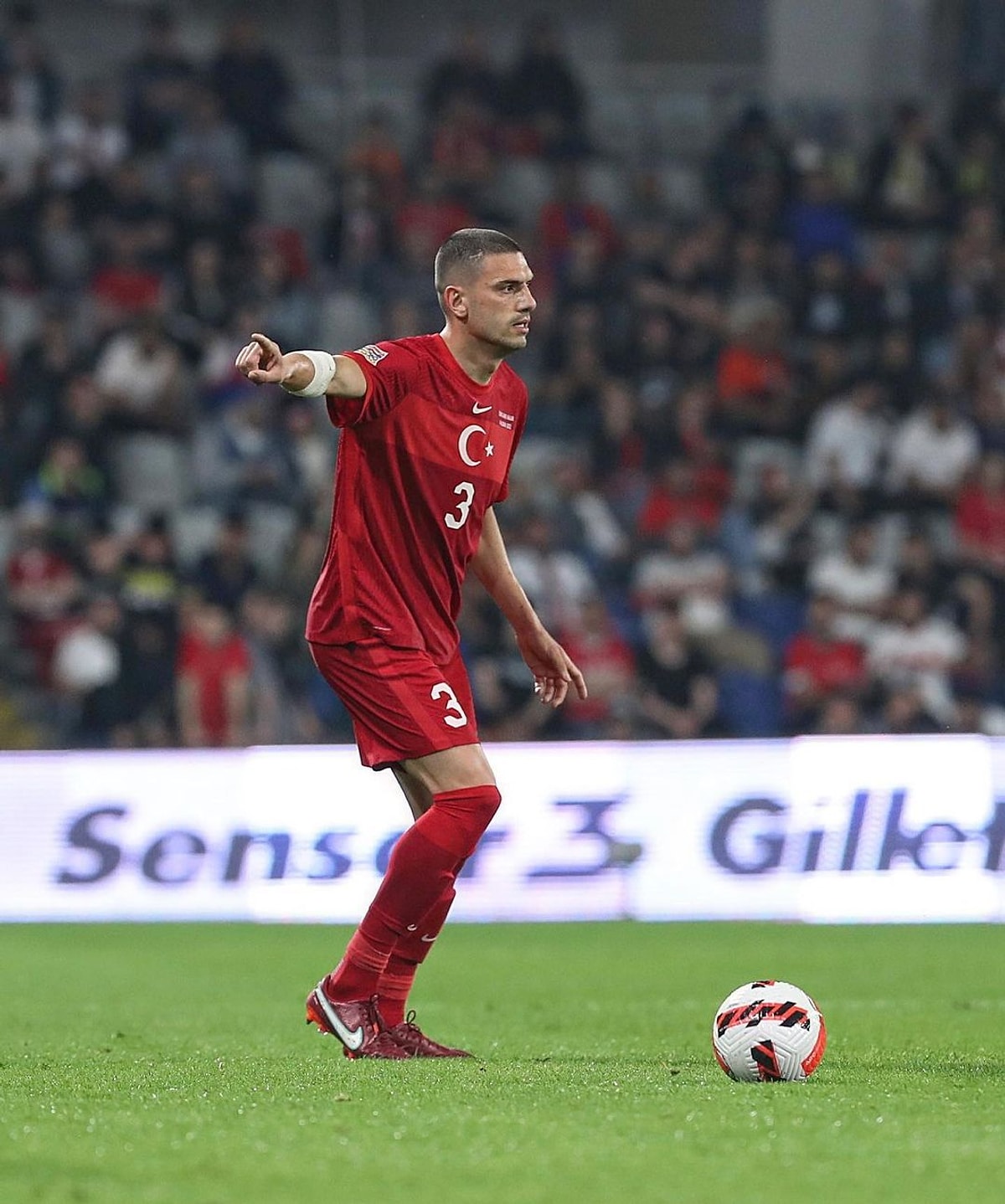 Merih Demiral Dünyaca Ünlü Futbolculara Yaptıkları Deprem Yardımları ...