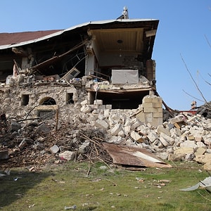 Zerda Dizisindeki Tarihi Konak Depremde Yıkıldı - Onedio