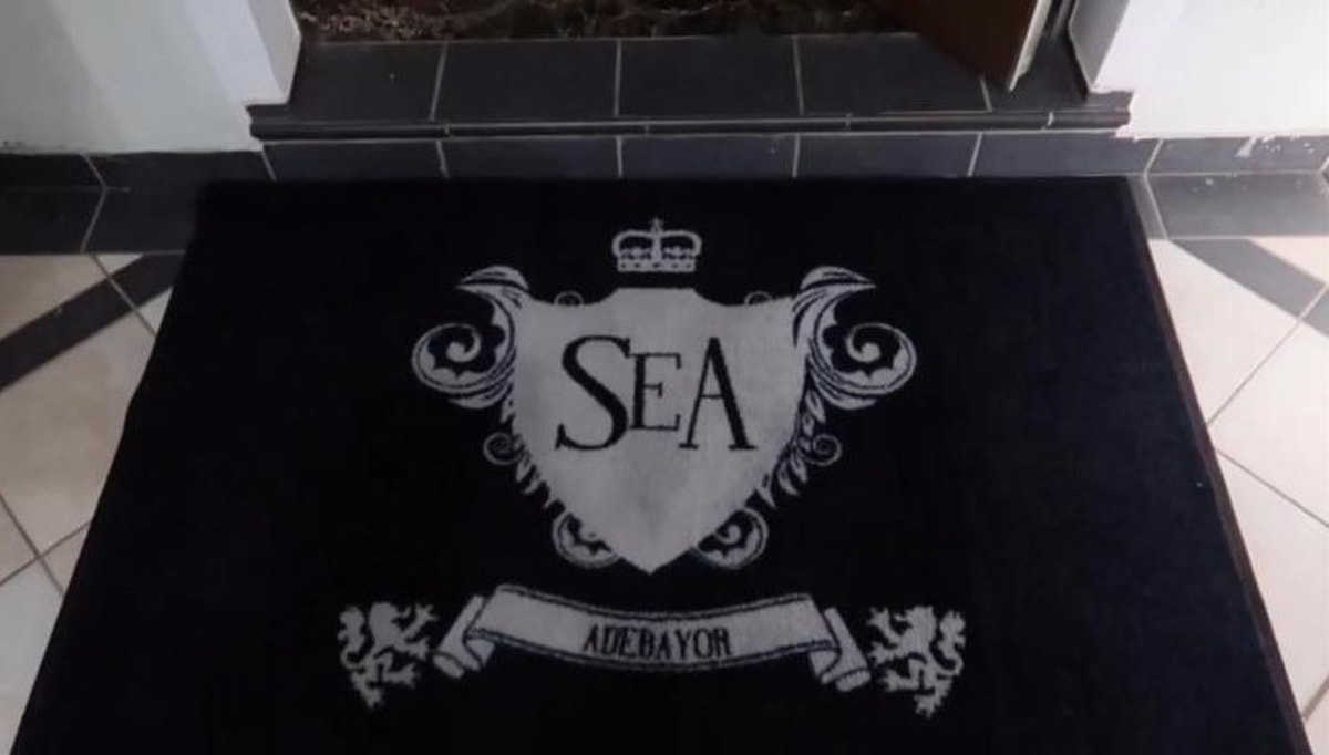 Emmanuel Adebayor'un Evi ve Araba Koleksiyonu - Onedio