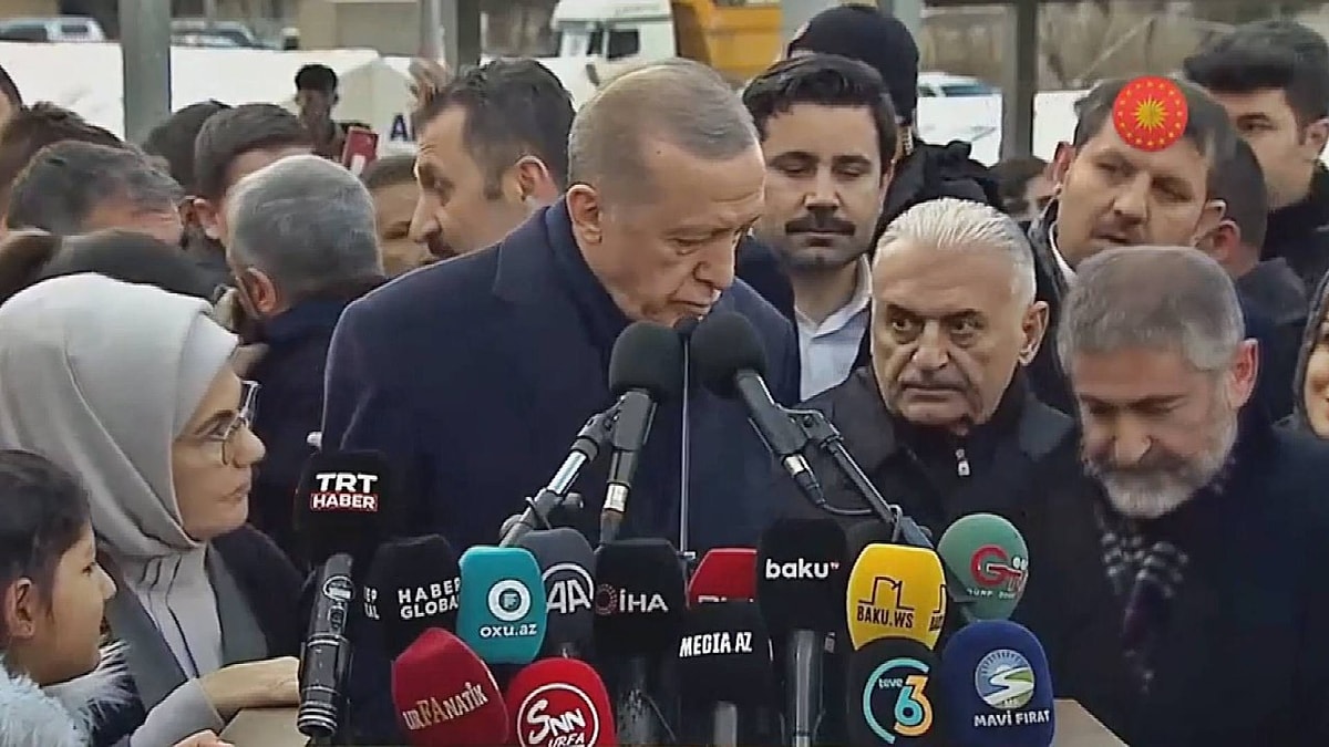 Güldür Güldür Ekibinin Konusu Yine 'Bakan Nebati' Güldür Güldür Ekibinin Konusu Yine 'Bakan Nebati'