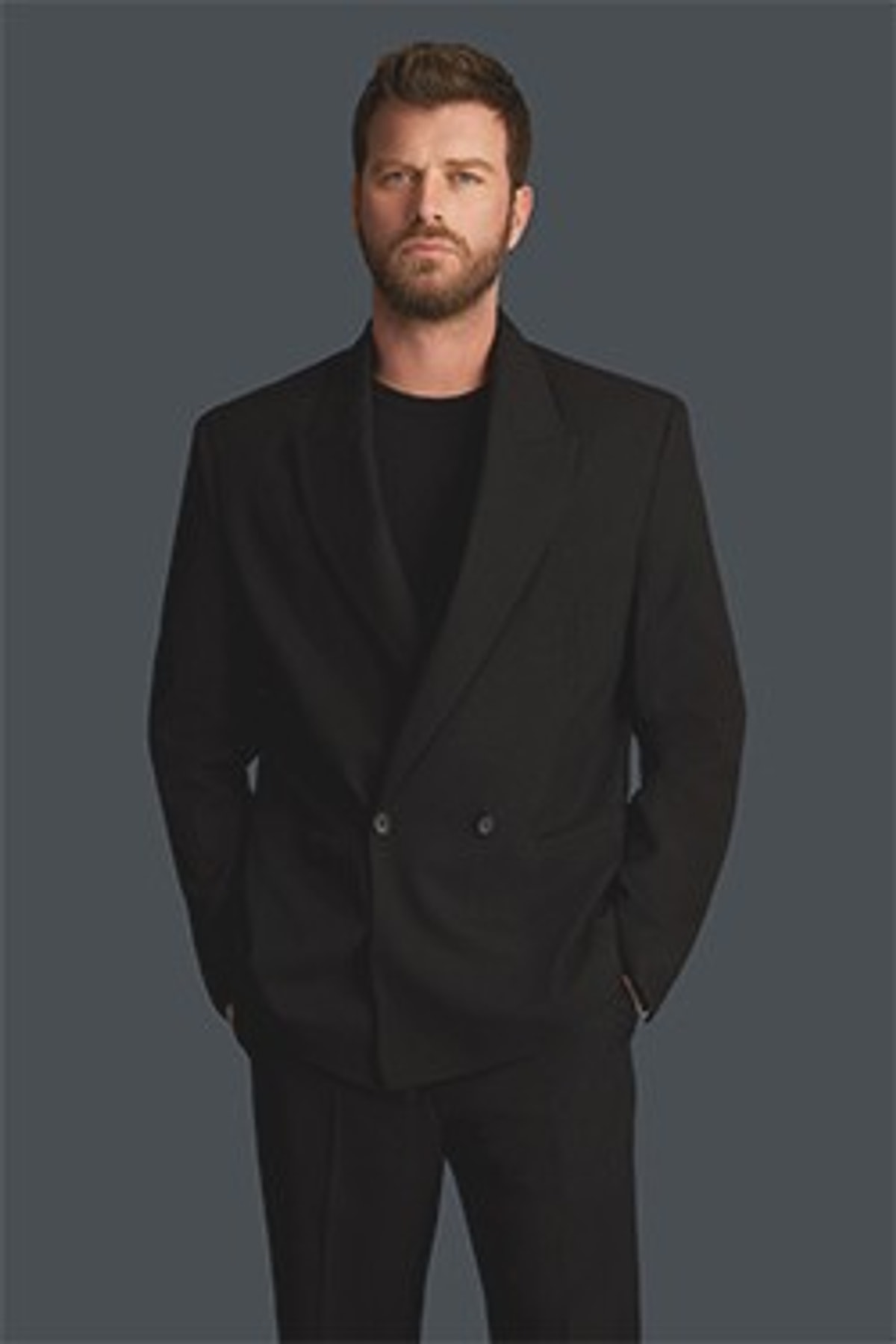 "Aile" ile Ekranlara Dönen Kıvanç Tatlıtuğ'un Çok Beğenilen Aslan ...