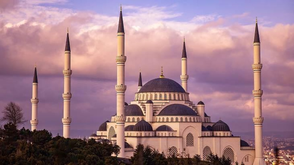 Ezan Duası Türkçe Arapça Okunuşu ve Anlamı - Onedio