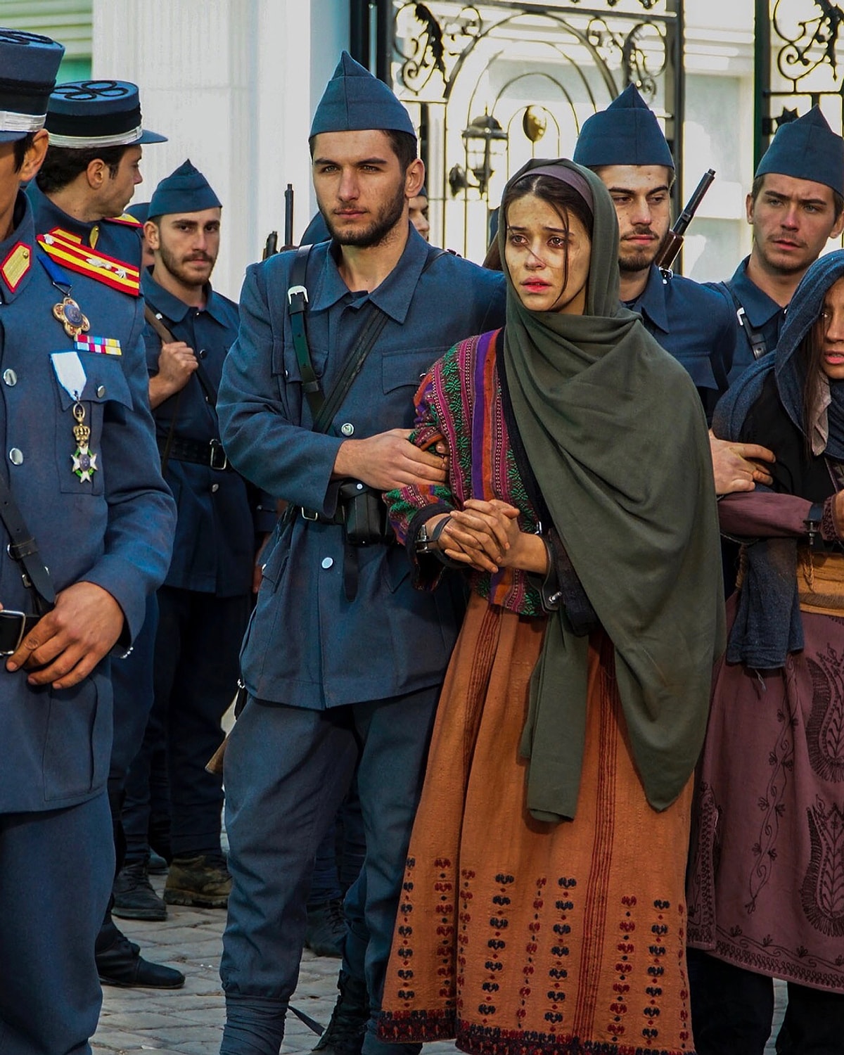 Gelsin Hayat Bildiği Gibi'nin Songül'ü Devrim Özkan'ı Meğer Bu Diziden Tanıyormuşuz! - Onedio