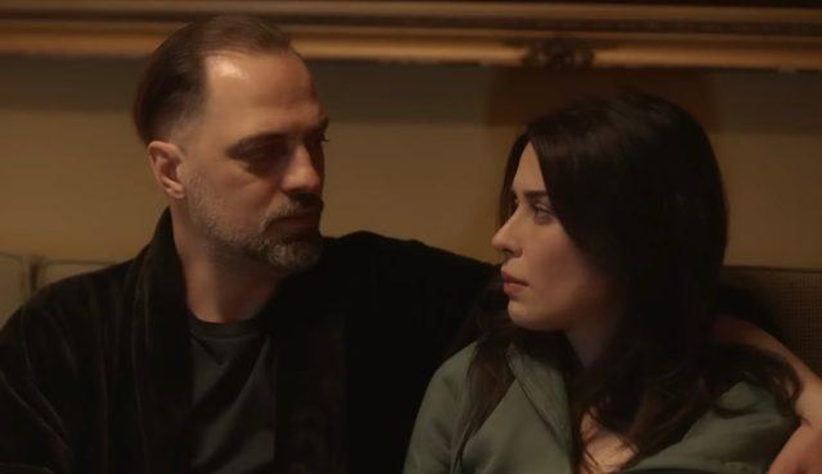 Gelsin Hayat Bildiği Gibi'de Ertan Saban ve Devrim Özkan'ın Romantik ...