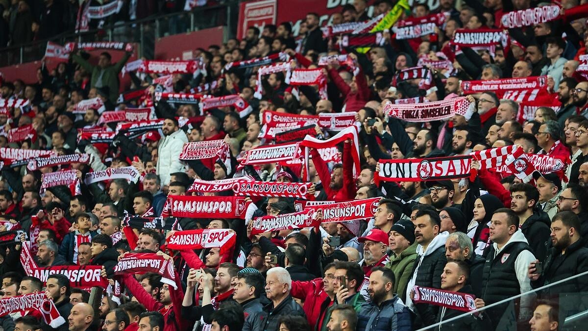 Kuzeyin Kralı Geri Döndü! Samsunspor 11 Yıl Sonra Yeniden Süper Lig'e ... Kuzeyin Kralı Geri Döndü! Samsunspor 11 Yıl Sonra Yeniden Süper Lig'e ...