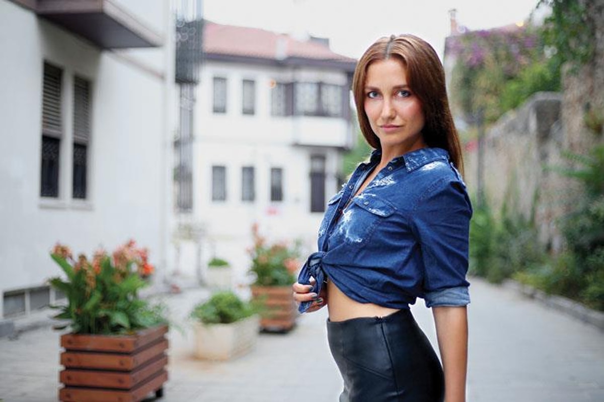 Emel Karaköse'nin Yer Aldığı Yapımlar - Onedio