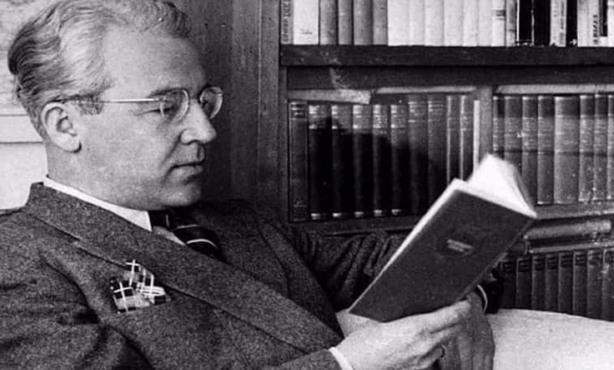 10 Famous Turkish Writers and Their Works You Need to Read - Onedio