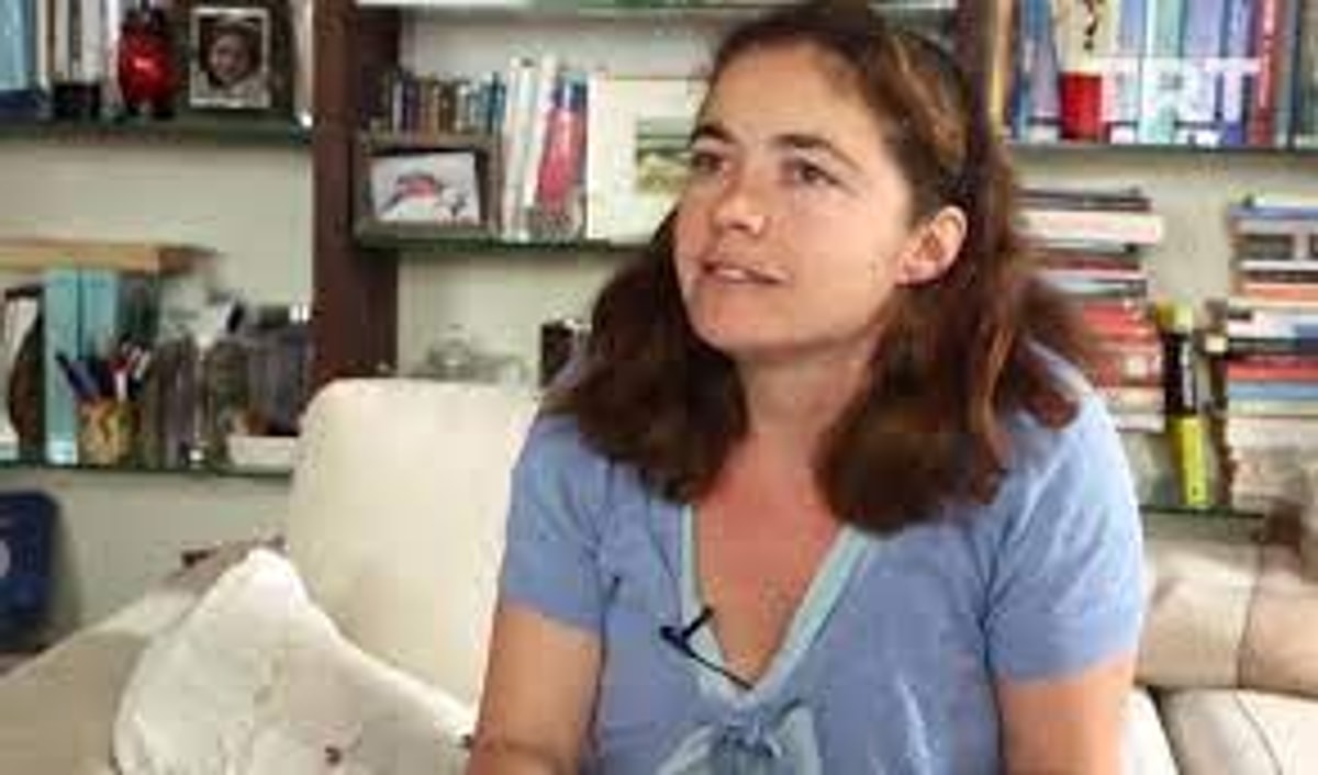Garip Filmi Fatoş Kim: Ece Alton Kimdir? - Onedio