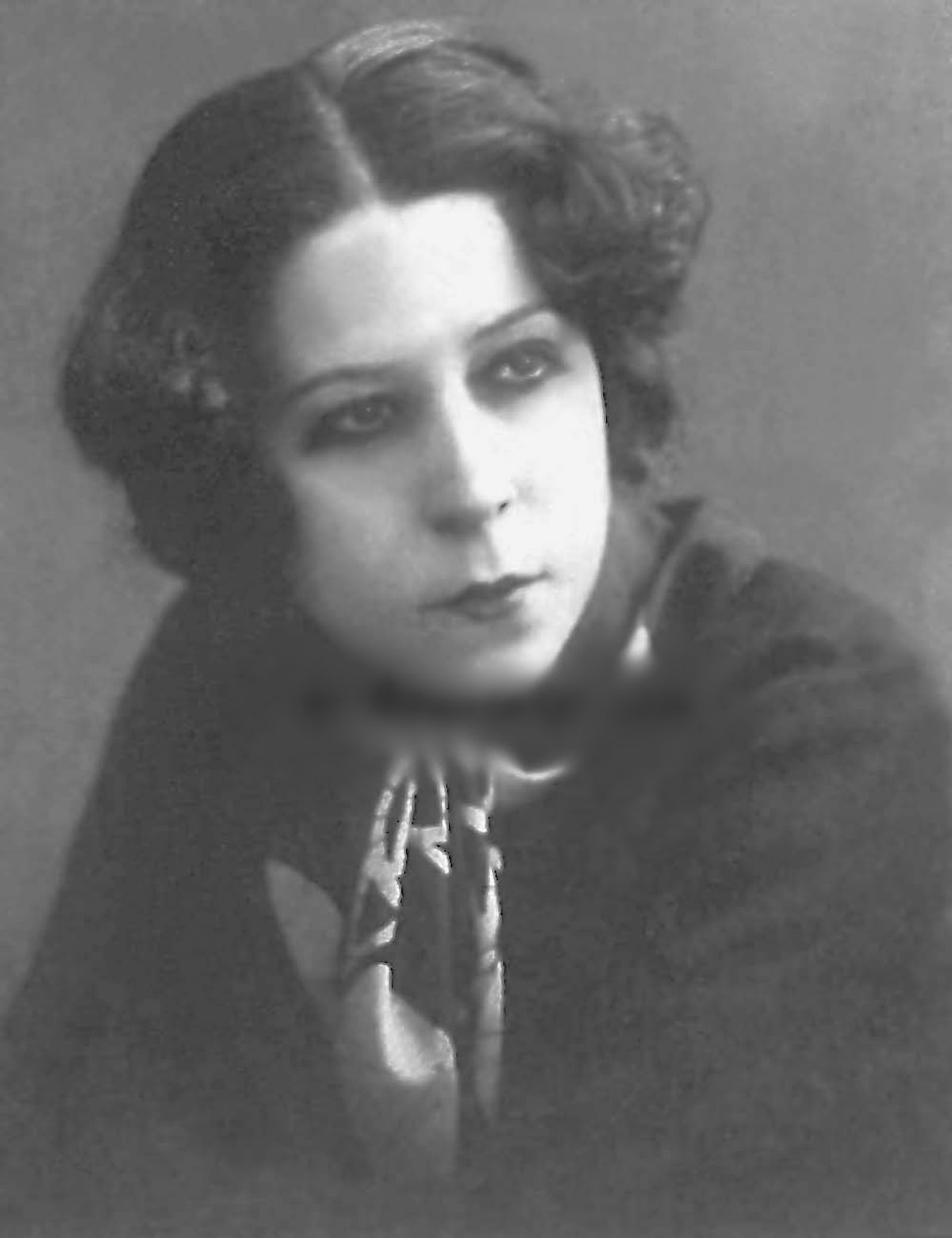 Afife Jale: Pioneering Spirit of Turkish Theatre - Onedio