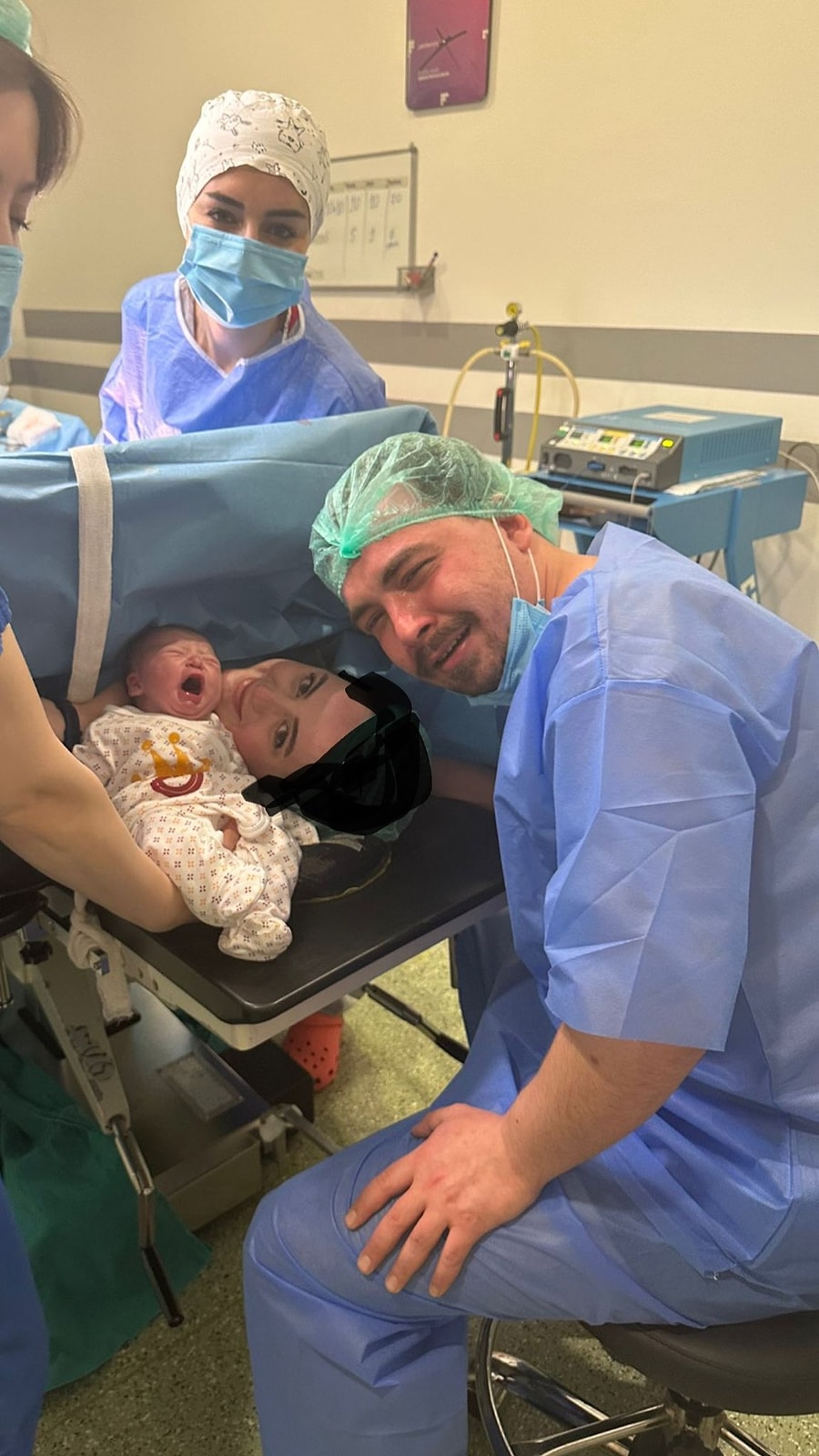 Eşinin Doğumuna Giren Taze Babanın Kan Ter İçindeki Komik Hali Gündem ...