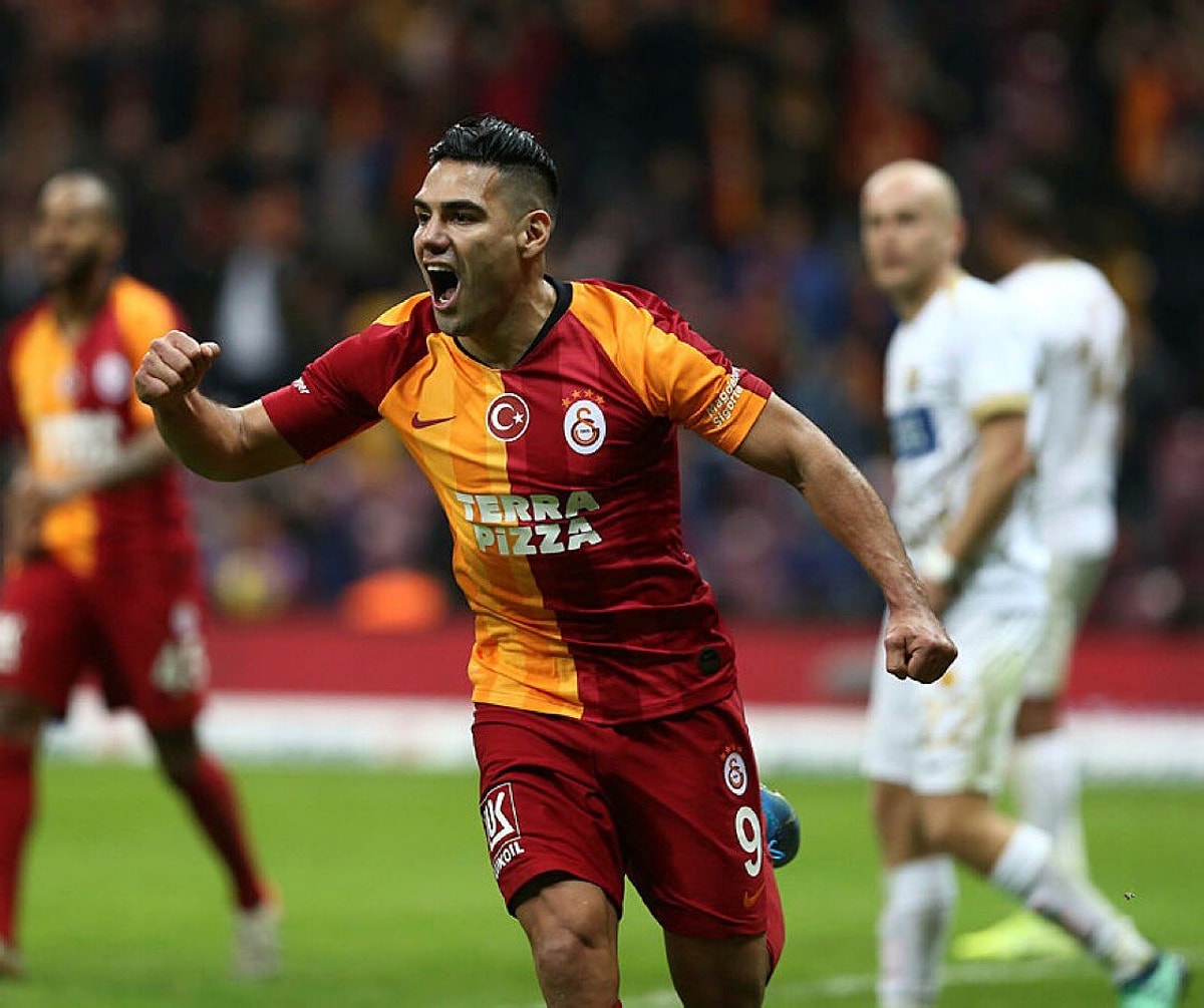 Legendary Foreign Footballers in Turkish Football History: Icons Who ...