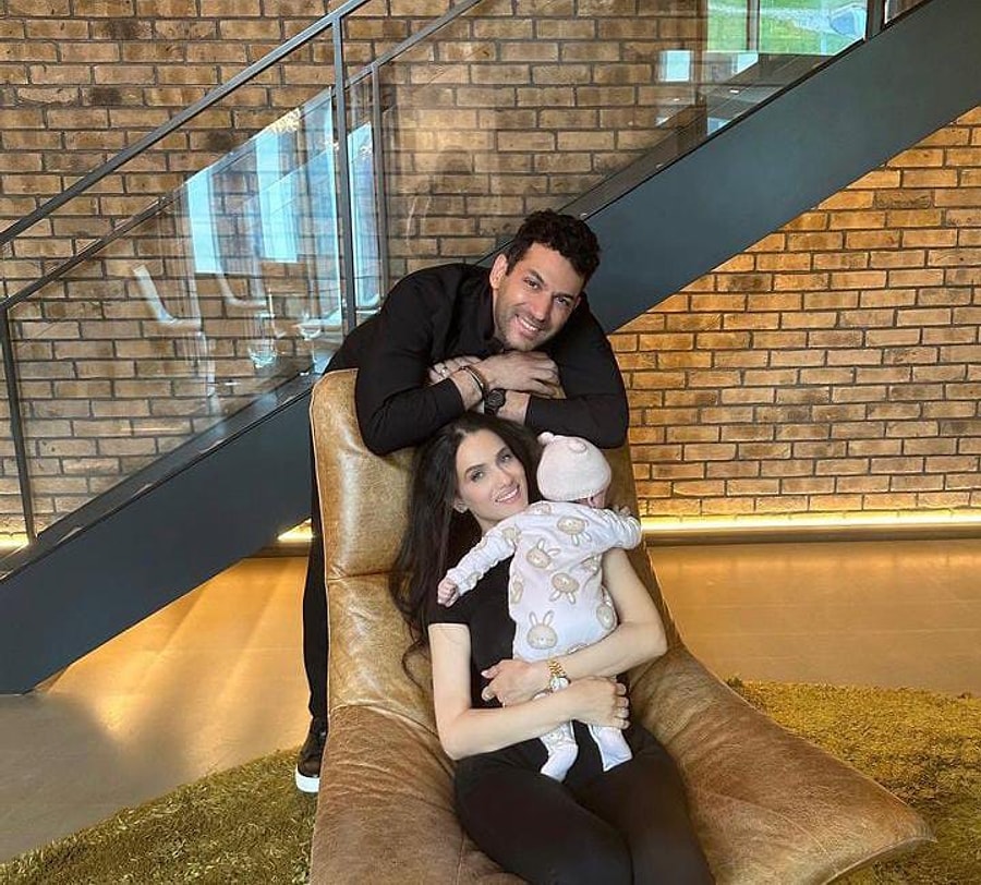 Murat Yıldırım ve Eşi Iman Elbani, Kızları Miray İçin Düğün Düzenledi ...