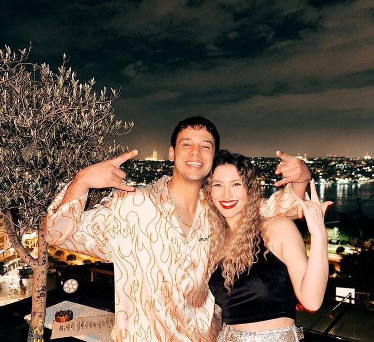 Kardeşlerim Dizisinin Oğulcan'ı Cihan Şimşek, Sevgilisi Sinem Deniz İle ...