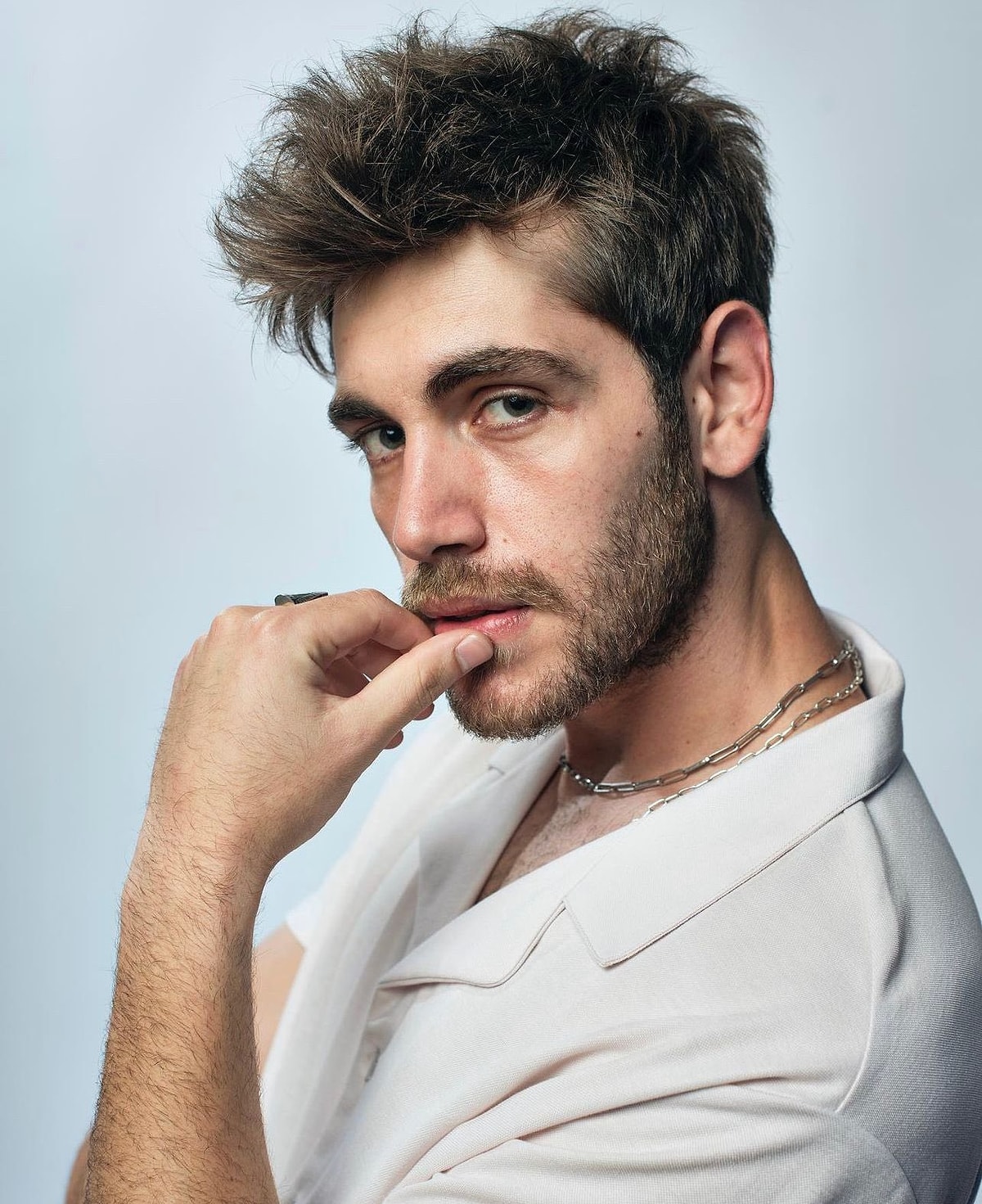 Emre Bey: The Rising Star of Turkish Television - Onedio