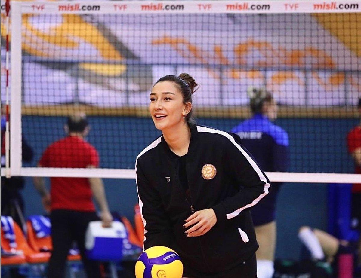 Hande Baladın: The Dynamic Force Dominating the Turkish Volleyball ...