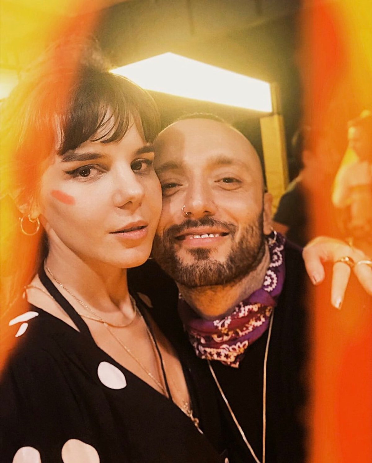 Gaye Su Akyol ve Mabel Matiz'in Dudak Dudağa Pozu Sosyal Medyayı İkiye ...