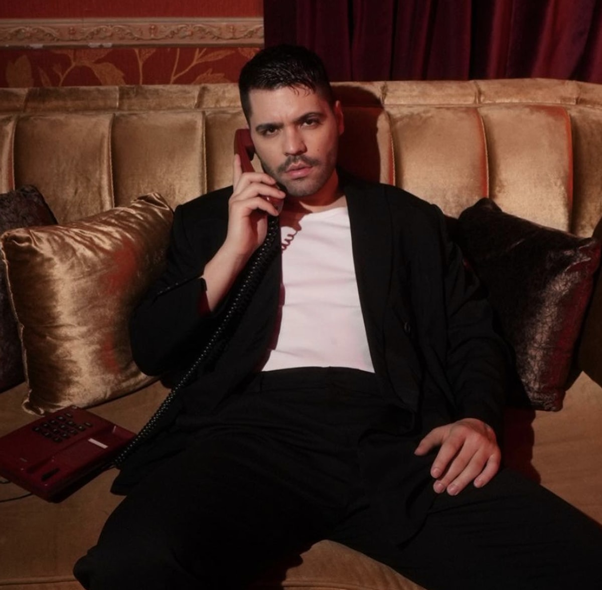 Emir Can İğrek, Hüzünlü Şarkısı Ali Cabbar'ın Hikayesinin Film Olacağı İddiasına Yanıt Verdi ...