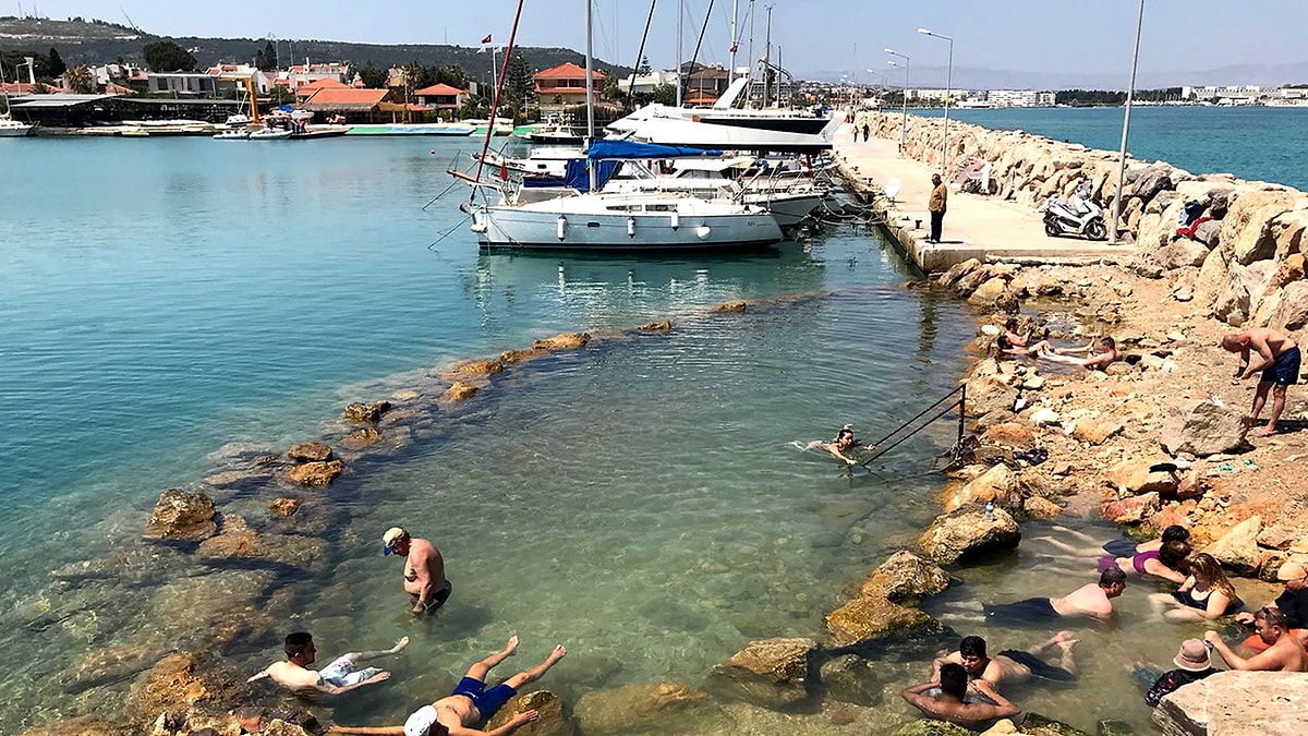Discover the Pristine Beauty: Top Free Beaches to Explore in Çeşme - Onedio