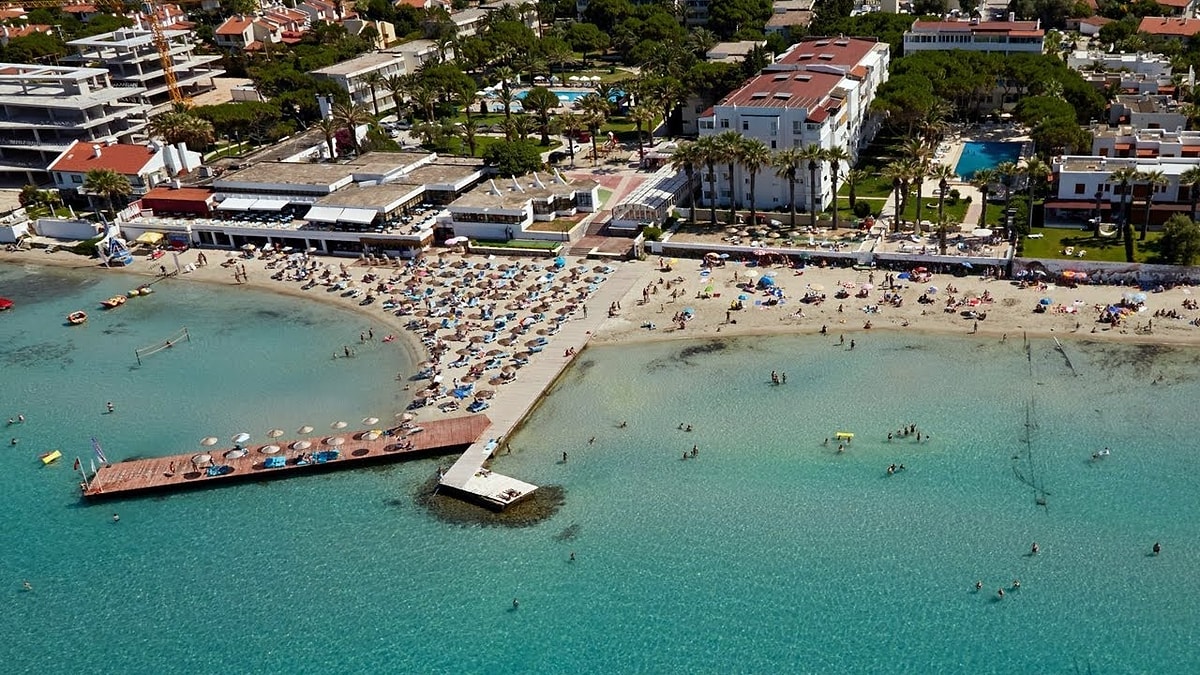 Discover the Pristine Beauty: Top Free Beaches to Explore in Çeşme - Onedio