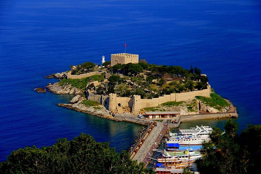 Kuşadası: A Mesmerizing Turkish Coastal Town with Rich History and ...