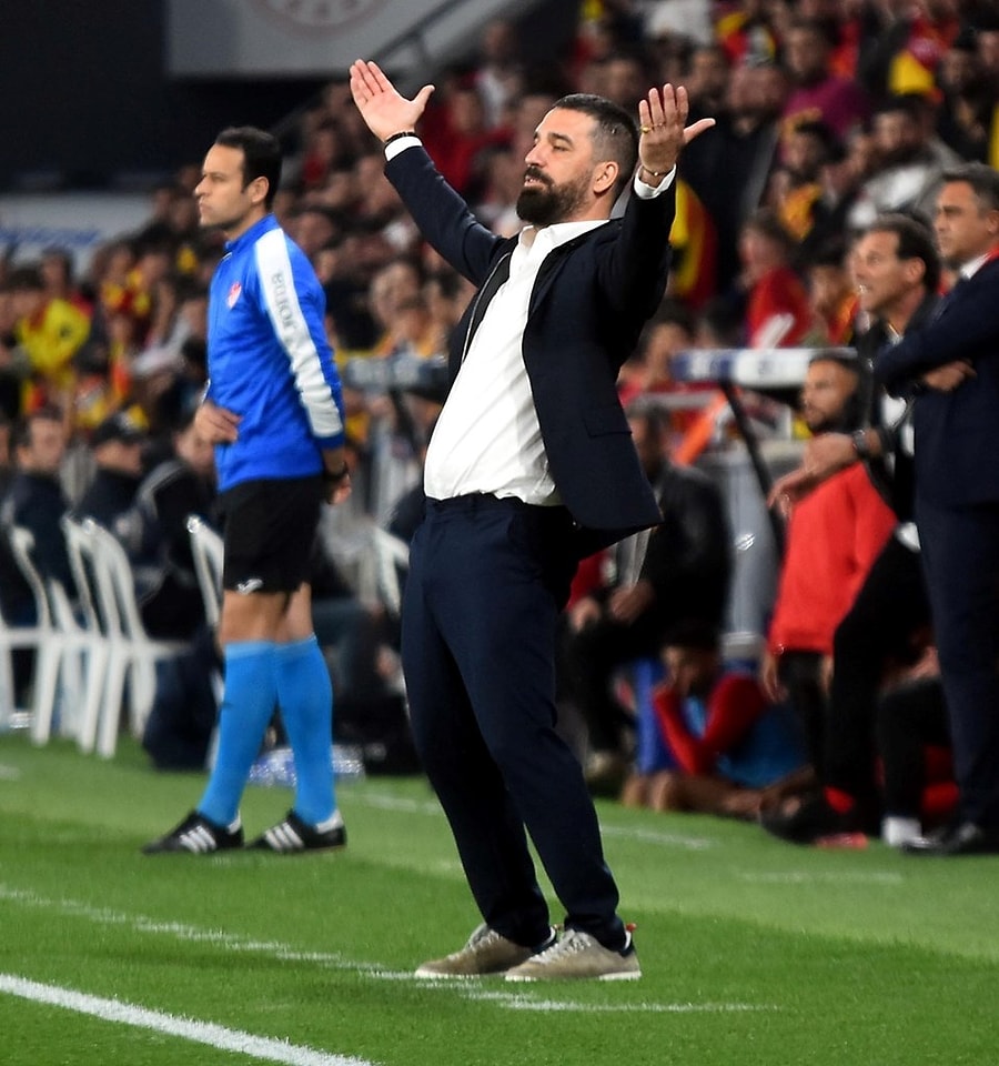 36 Yaşındaki Arda Turan'ın Saçı Sakalının Bembeyaz Olduğu Görünen ...