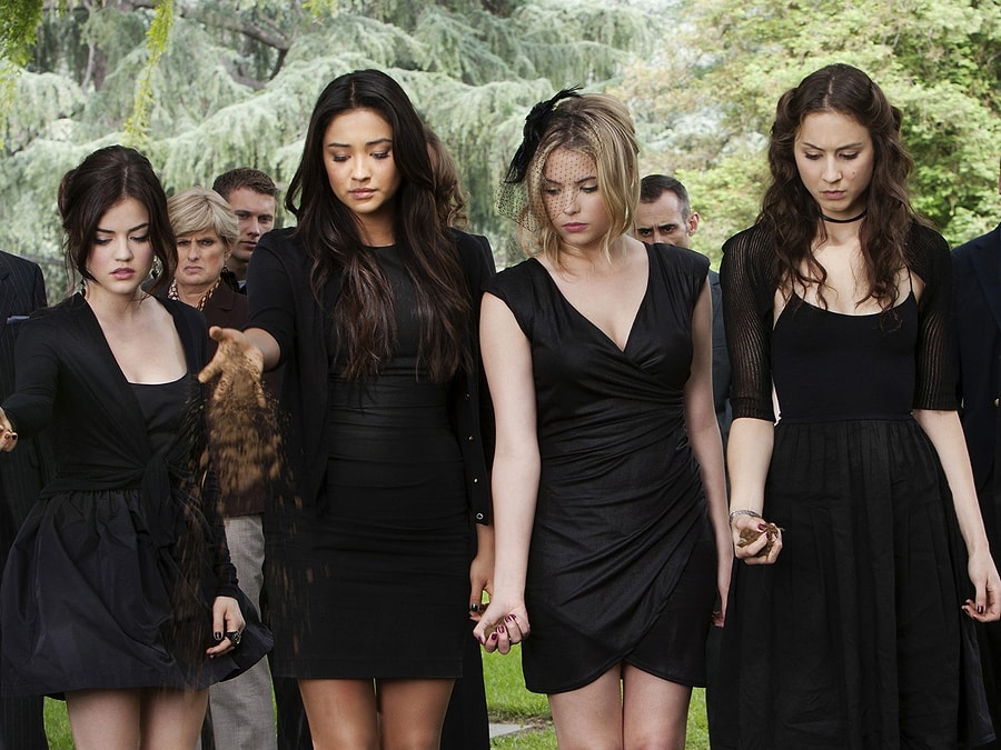 Bir Dönemin Gizem Yuvası: Pretty Little Liars - Onedio
