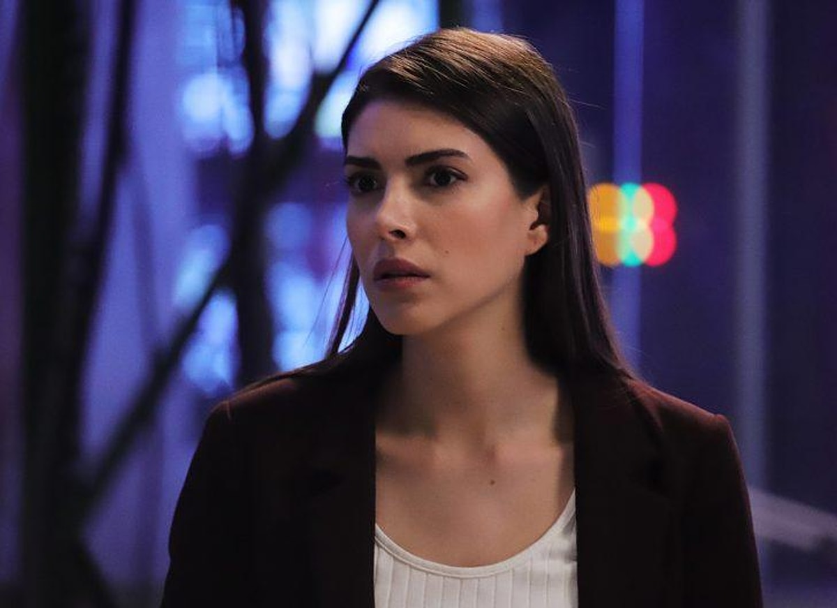 Deniz Baysal: A Shining Star of Turkish Television and Cinema - Onedio