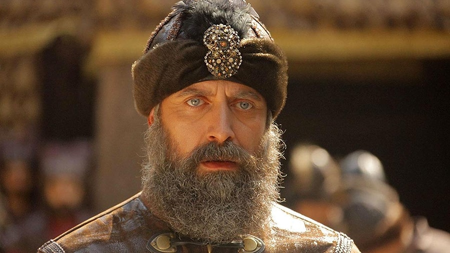 Halit Ergenç: The Turkish Actor Who Paints Emotions on the Canvas of ...