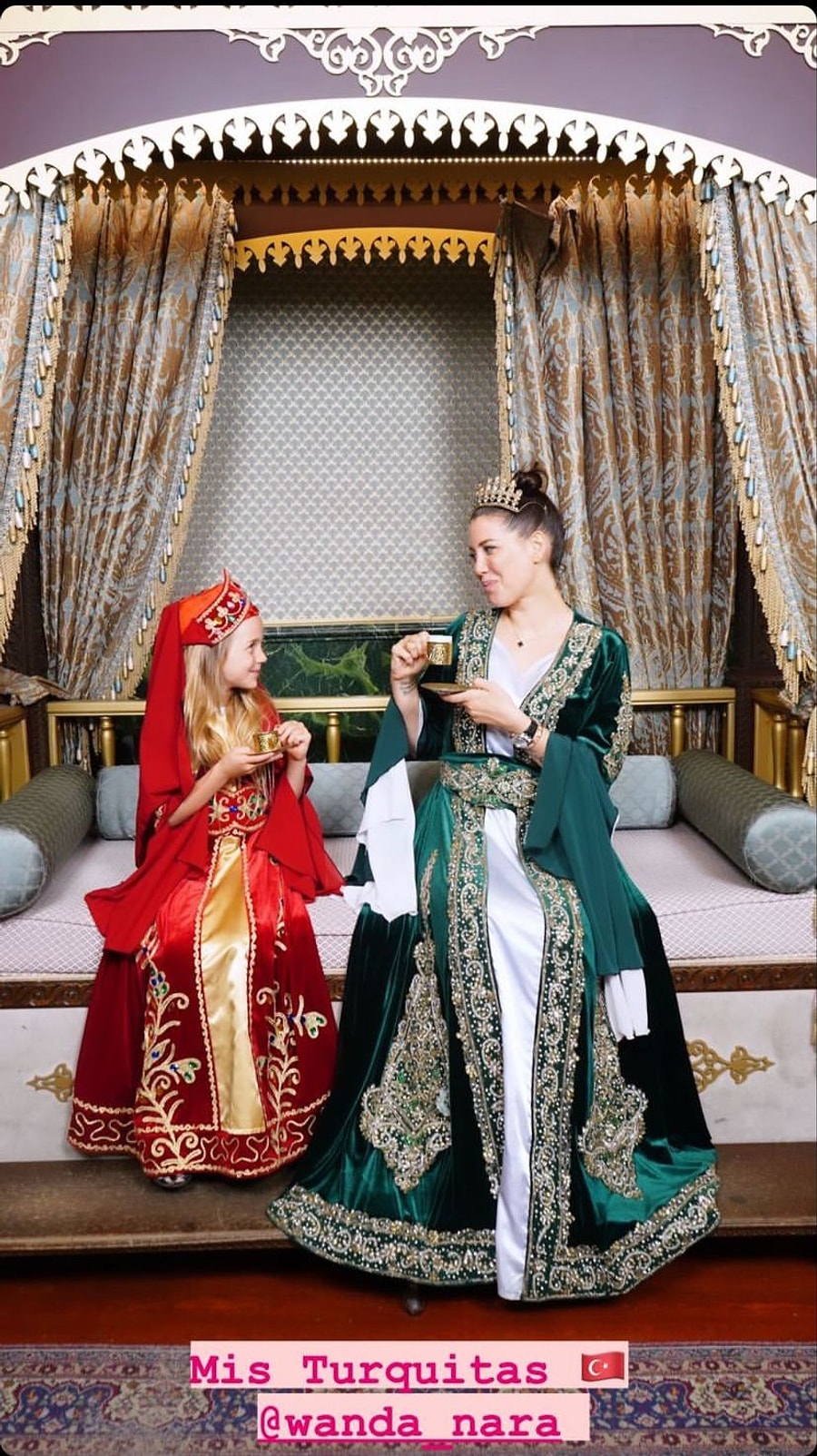 Icardi'nin Sultanları! Yıldız Futbolcu, Eşi Wanda Nara ve Kızını ...