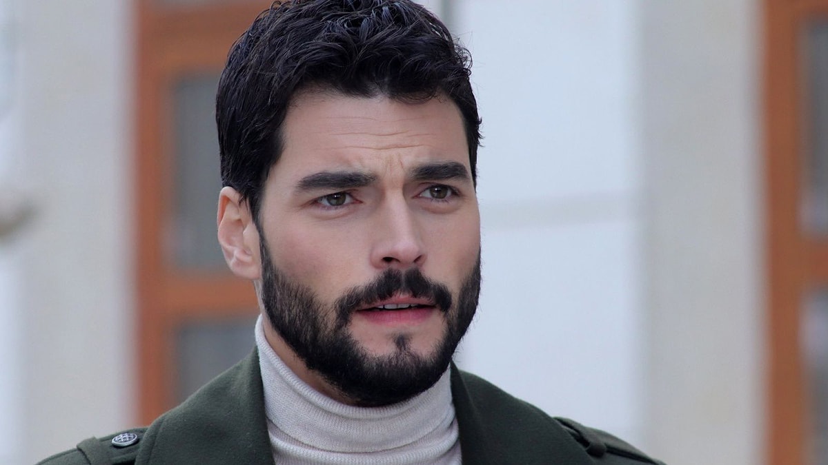 Akın Akınözü: The Rising Star with a Legacy of Talent - Onedio