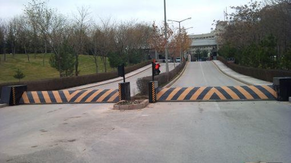 ABD'nin Onur Madalyasını Reddeden Emekli Albay Orkun Özeller Orduevine ...