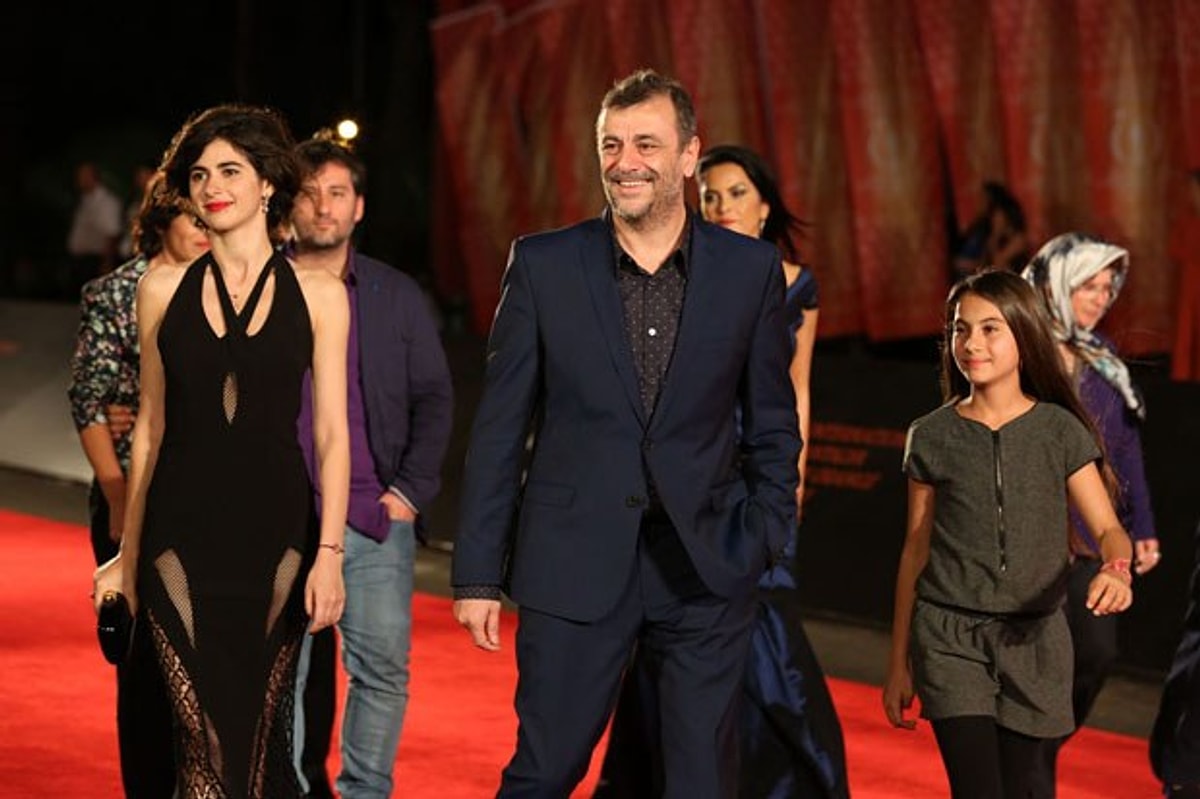 Hollanda Kraliyeti'nden Onur Ödülü Alan Kutluğ Ataman’a Hollanda Vize ...