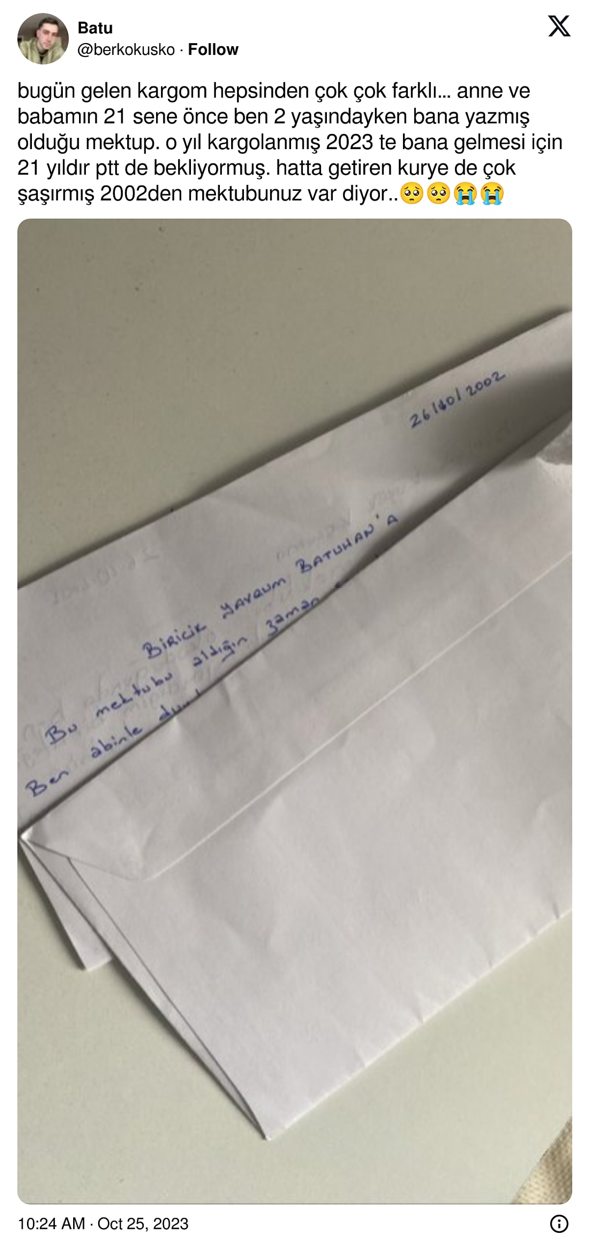 Anne ve Babasının 21 Sene Önce Kendisine Yolladığı Mektubu Alan Genç ...