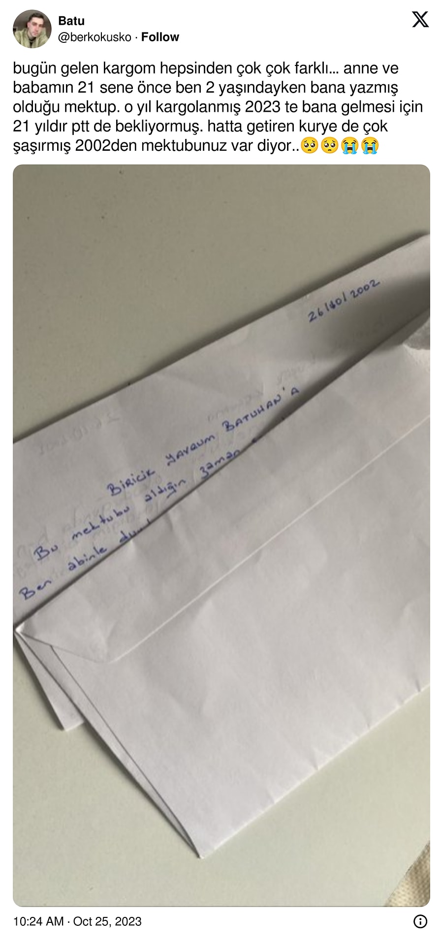 Anne ve Babasının 21 Sene Önce Kendisine Yolladığı Mektubu Alan Genç ...