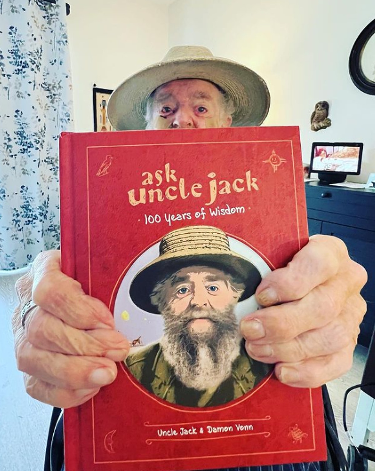 100 Yaşında Bir Influencer: "Jack Amca" adıyla bilinen TikTok Fenomeni ...