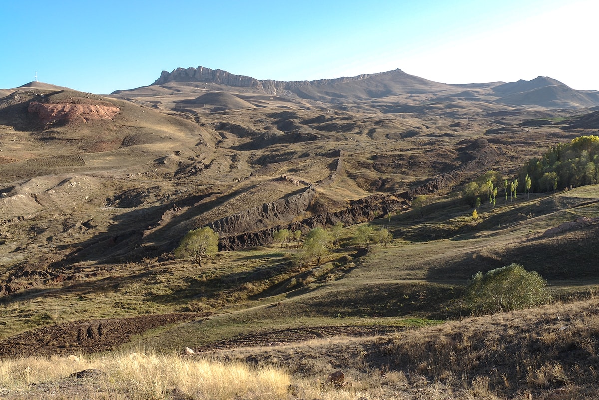Nuh'un Gemisi Bulundu mu? Durupınar'ın Tufandan Sonra Nuh'un Gemisine ...