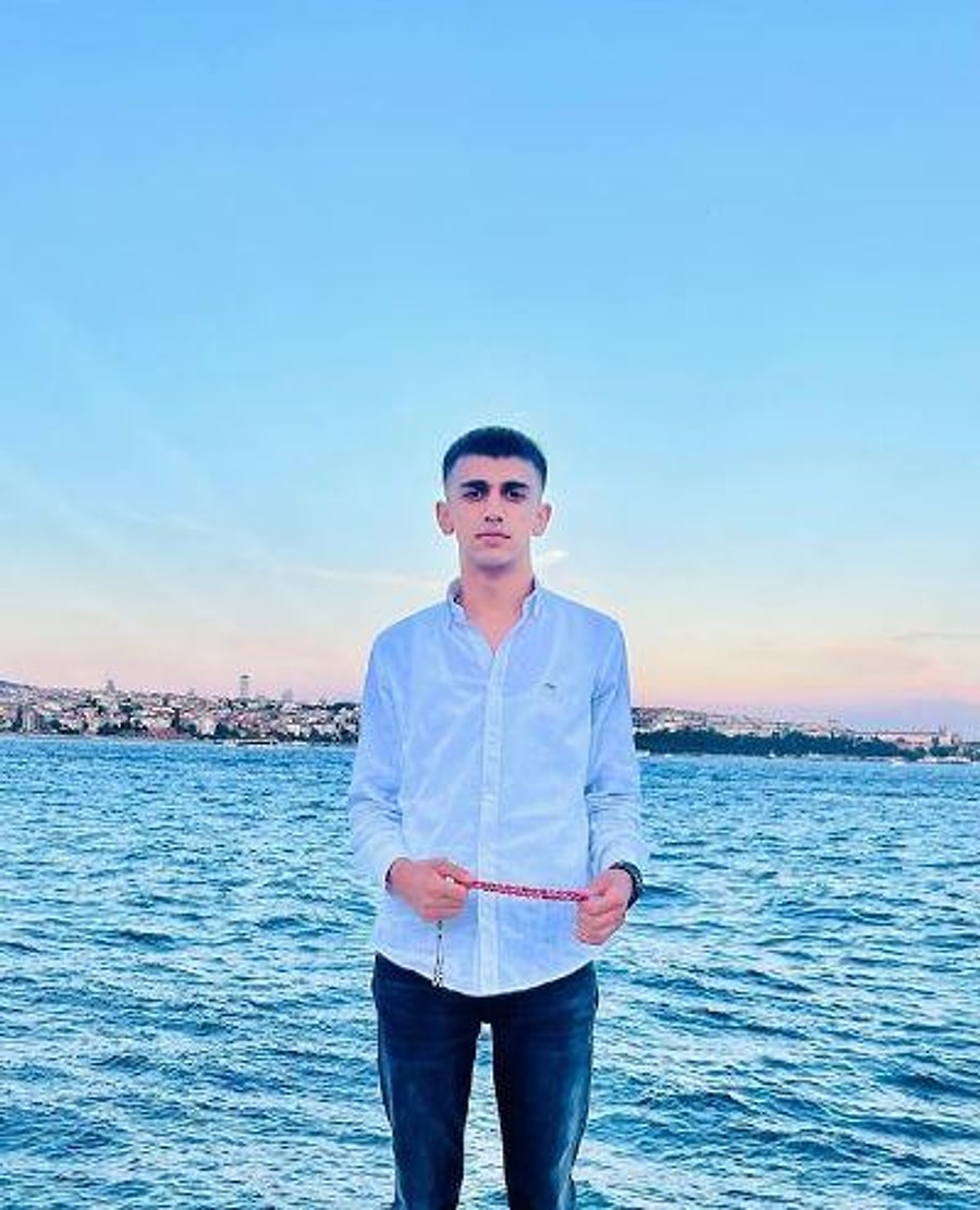 "Sıfır Bir" Oyuncusu Ulaş Ünal Uyuşturucu Ticaretinden Tutuklandı - Onedio