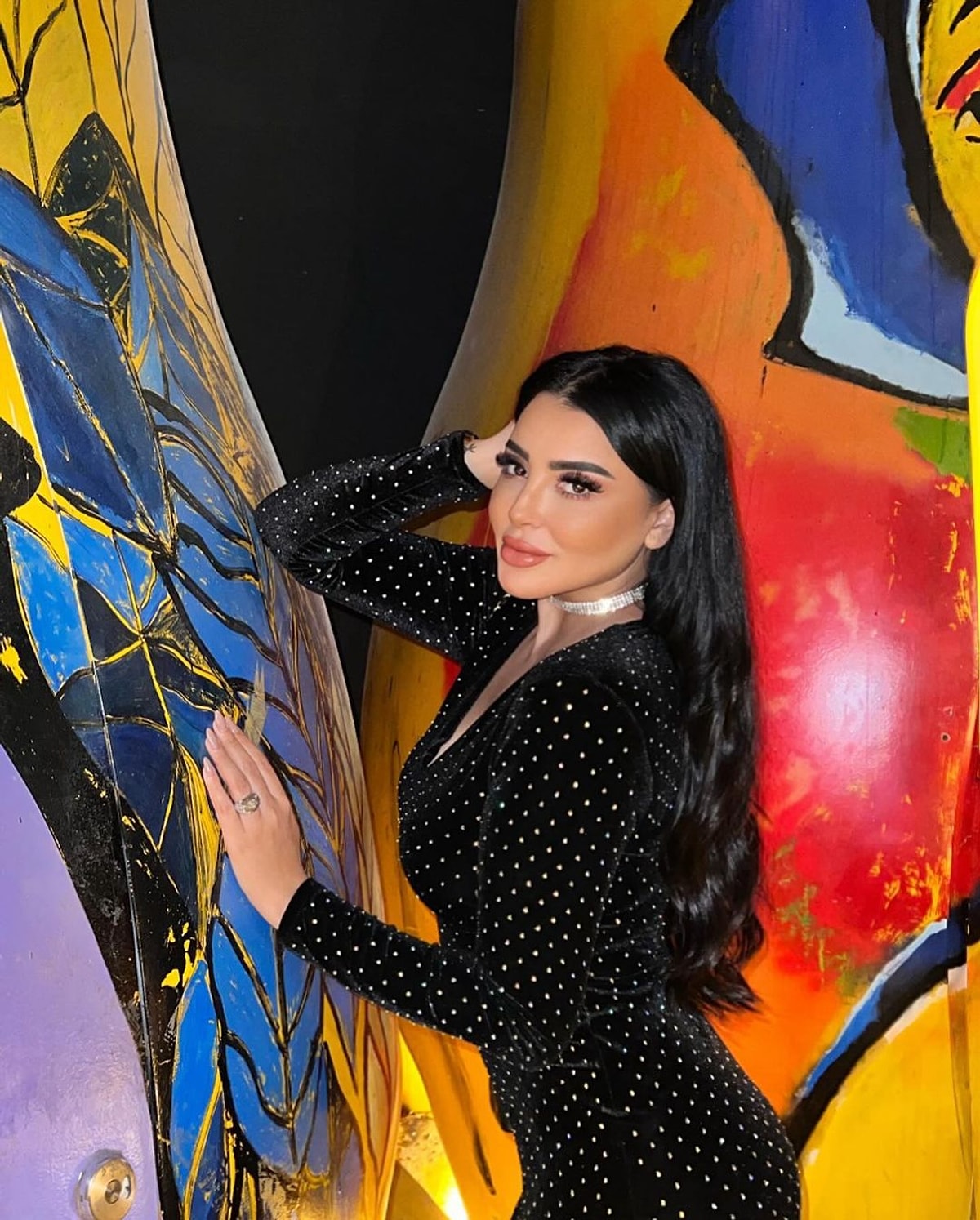 Faslı Şarkıcı Fati Jamali Adı Hadise ile Aşk Dedikodularına Karışan ...