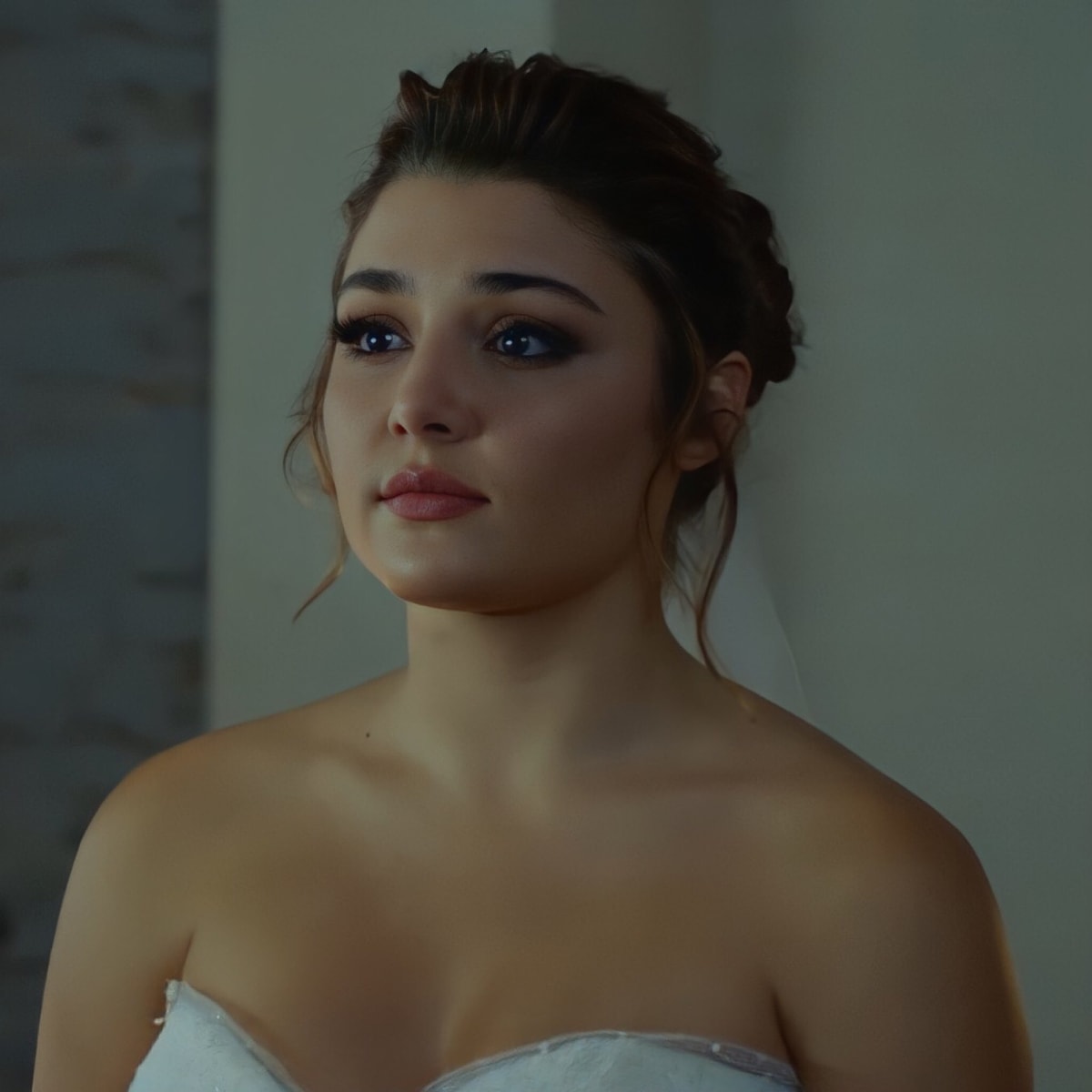 Hande Erçel'in Yıllar Önce Oynadığı Dizideki Eski Hali Yeniden Gündem ...