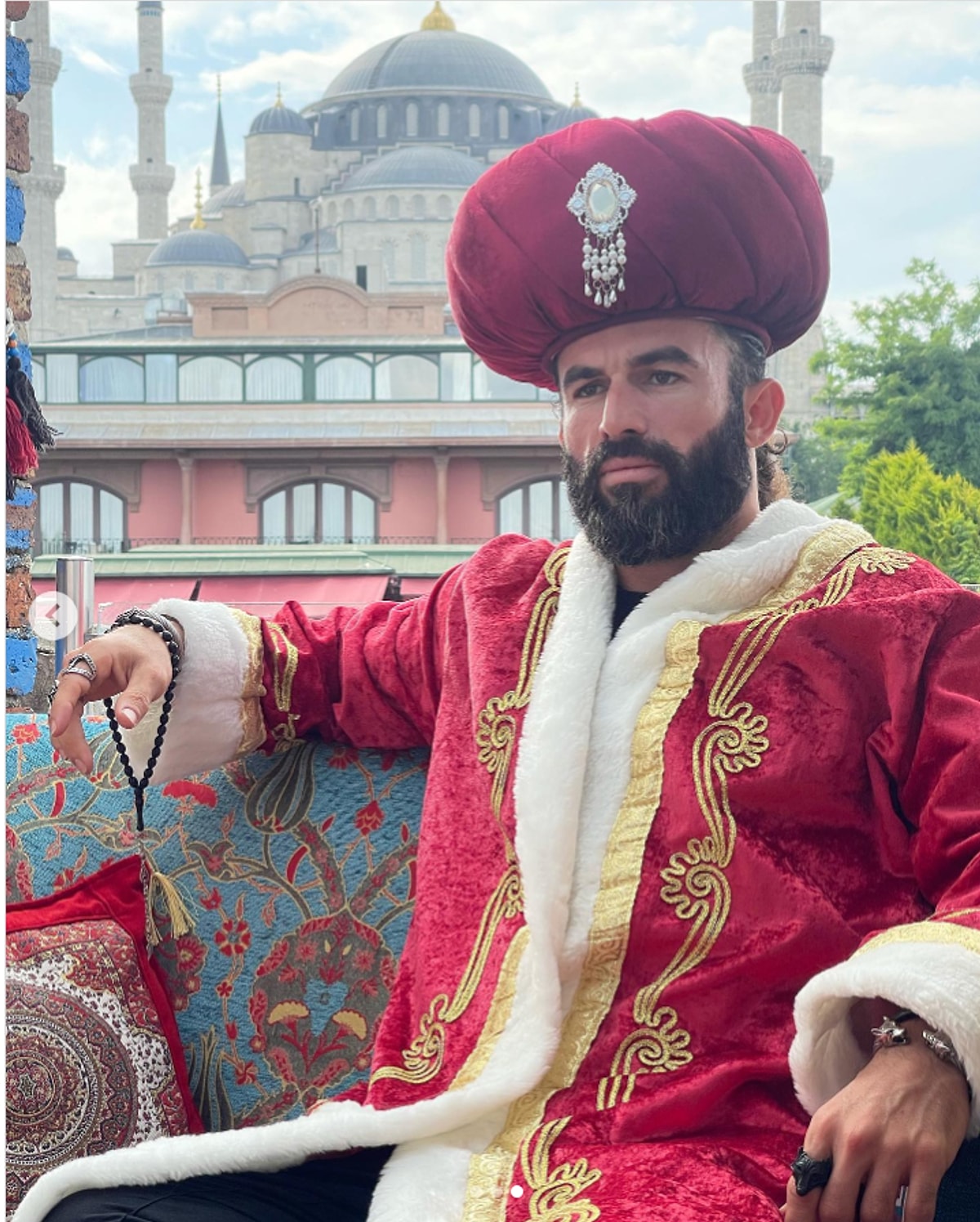 Kime Gönderme Yaptı? Survivor'a Giden Turabi'den Çok Konuşulacak ...